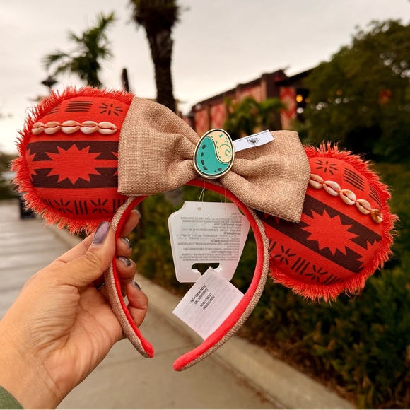 Disney | Accessories | Disney Authentic Moana Headband Ears And Hay Hay ...